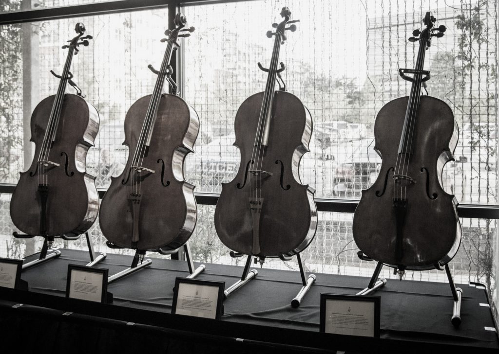 cellos – Triangle Strings